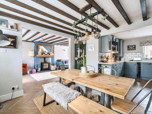 4 bed house for sale