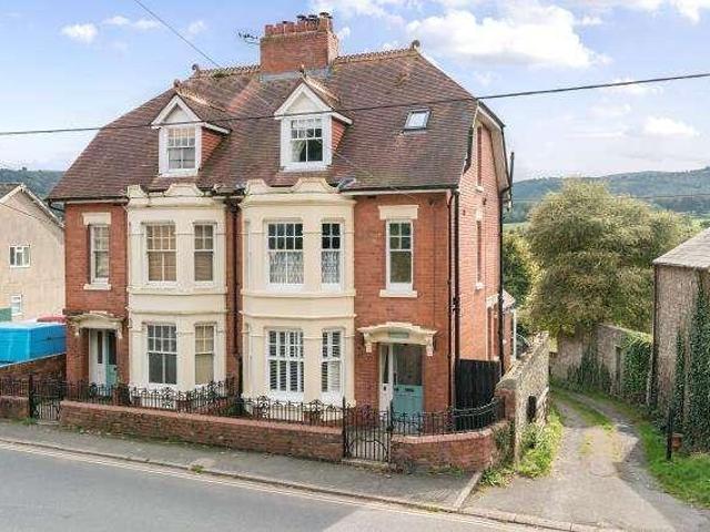 4 bed house for sale
