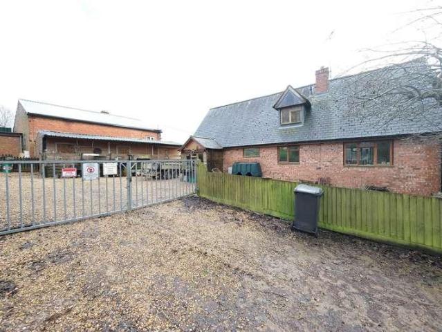 4 bed house for sale