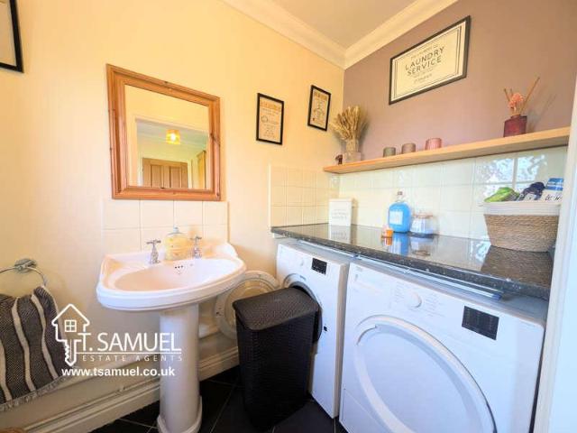 4 bed house for sale