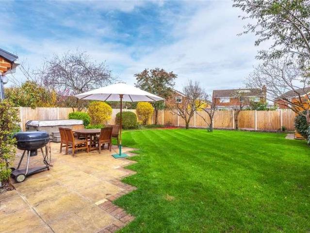 4 bed house for sale