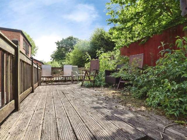 4 bed house for sale