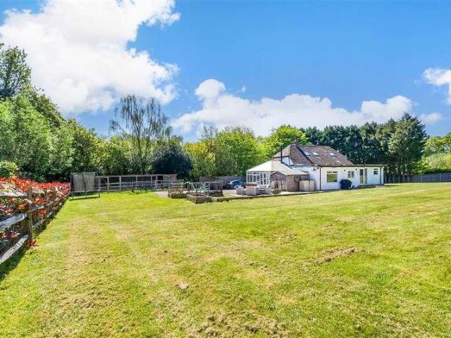 4 bed house for sale