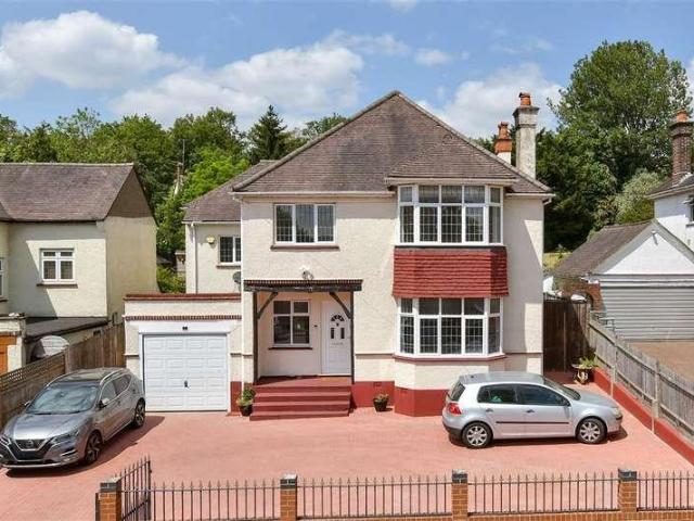 4 bed house for sale