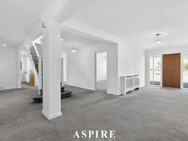 4 bed house for sale