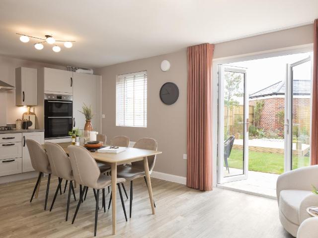 4 bed house for sale