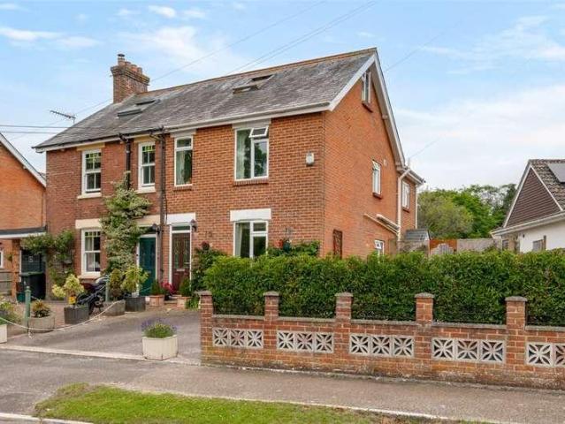 4 bed house for sale