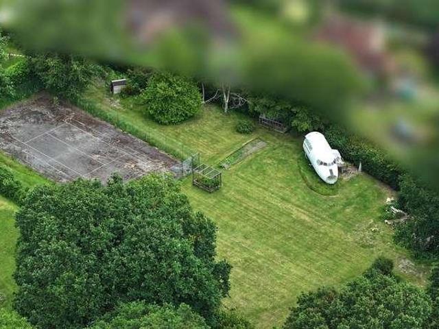 4 bed house for sale