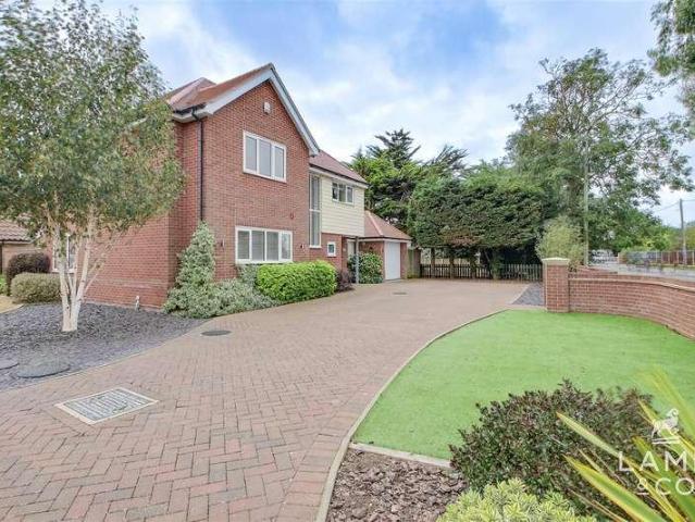4 bed house for sale