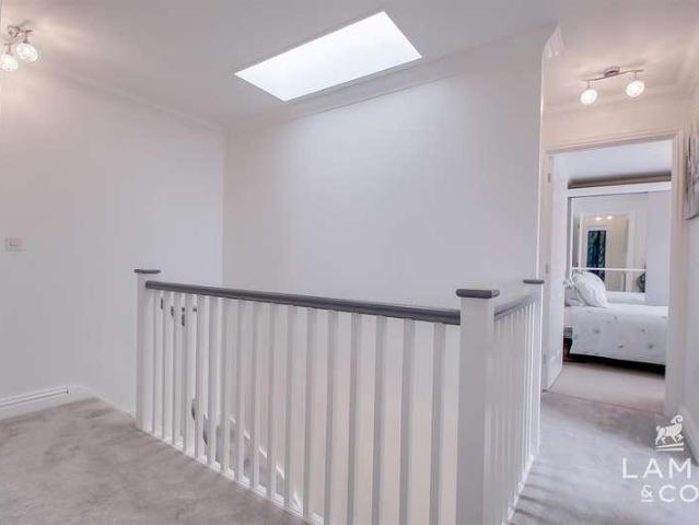 4 bed house for sale