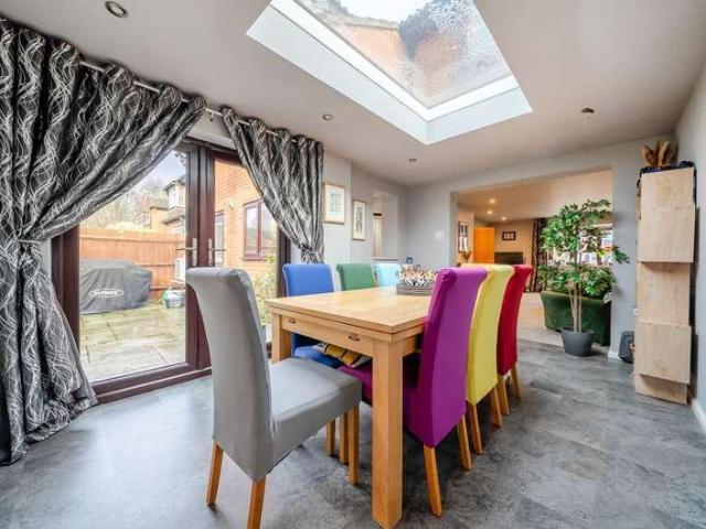 4 bed house for sale