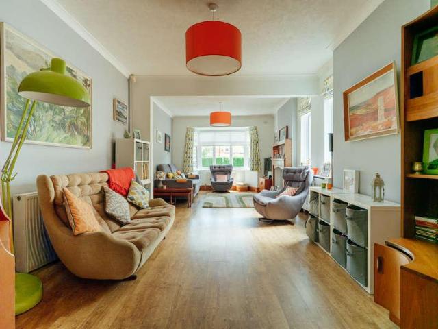 4 bed house for sale