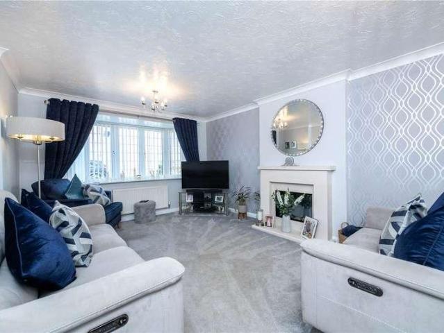 4 bed house for sale