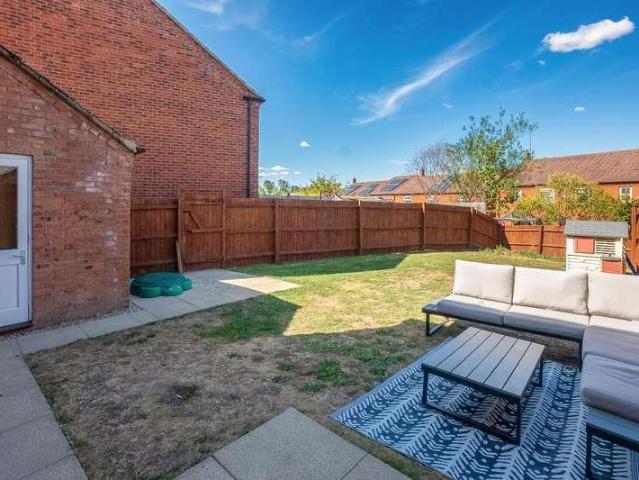 4 bed house for sale