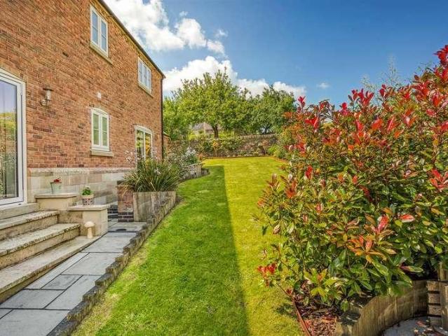 4 bed house for sale
