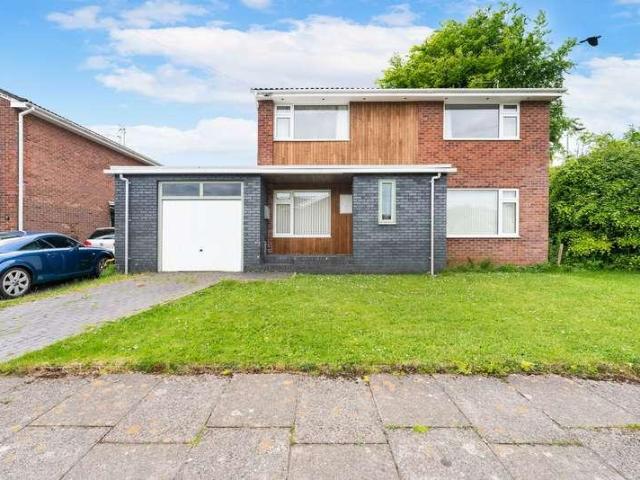 4 bed house for sale