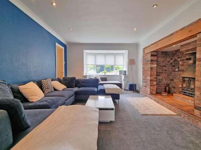 4 bed house for sale