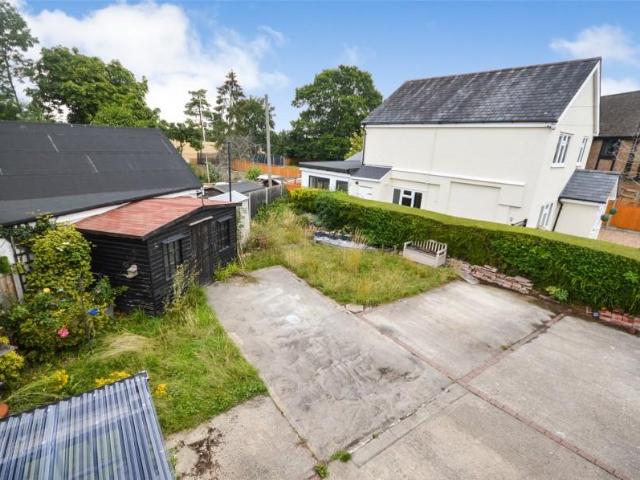 4 bed house for sale