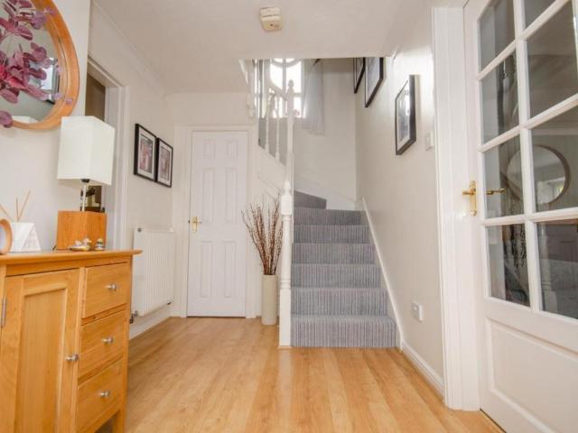 4 bed house for sale