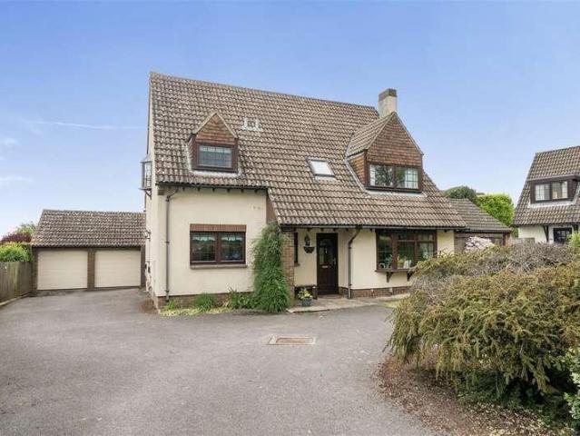 4 bed house for sale
