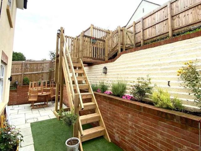 4 bed house for sale