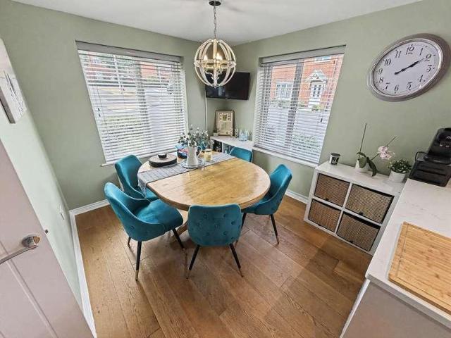 4 bed house for sale