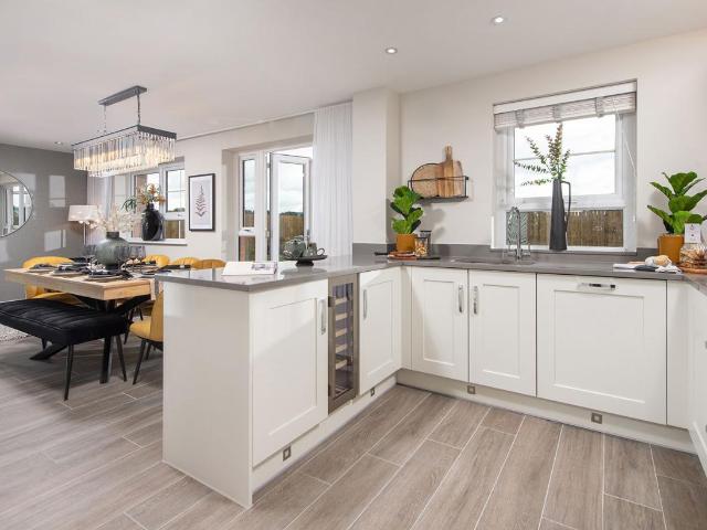 4 bed house for sale