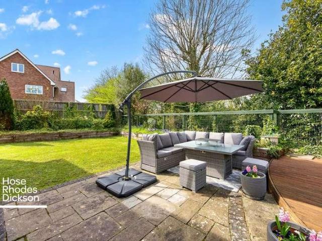 4 bed house for sale