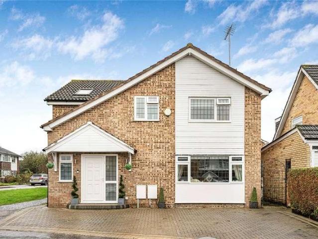 4 bed house for sale