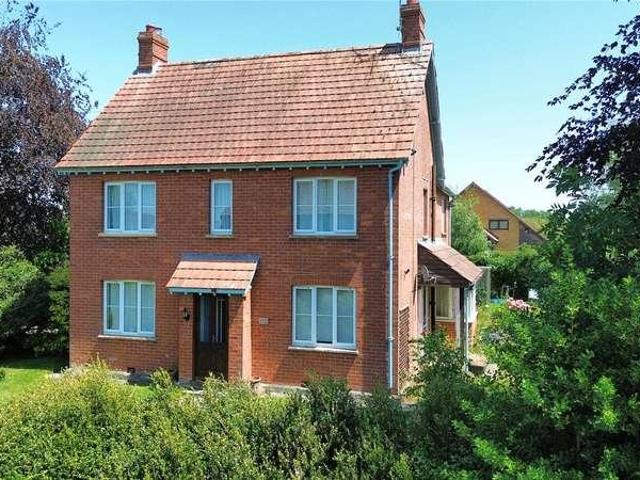 4 bed house for sale