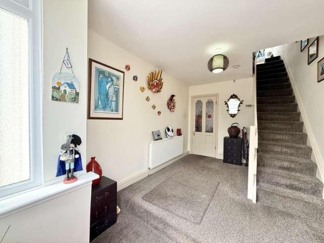 4 bed house for sale