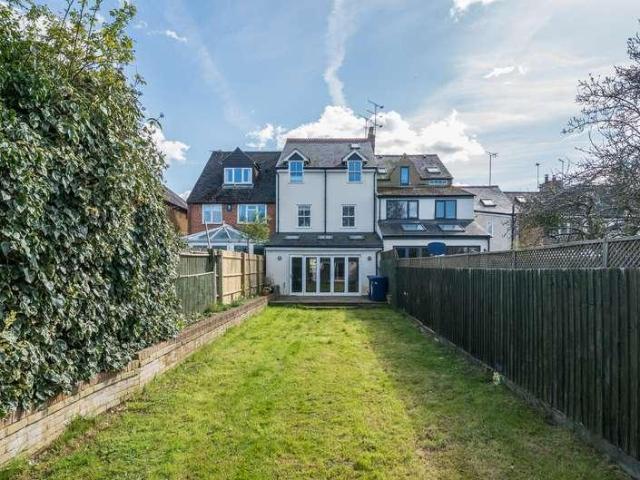 4 bed house for sale
