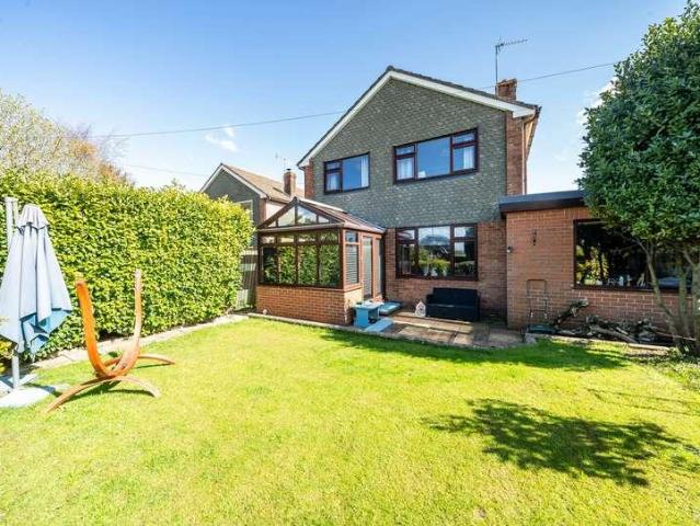 4 bed house for sale