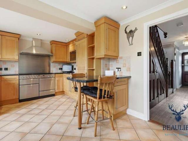 4 bed house for sale