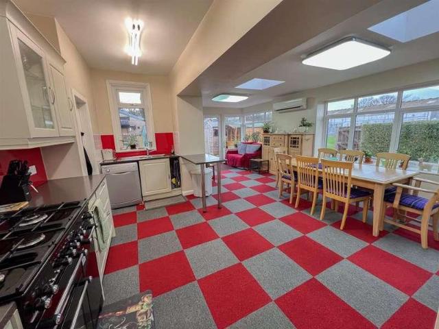 4 bed house for sale