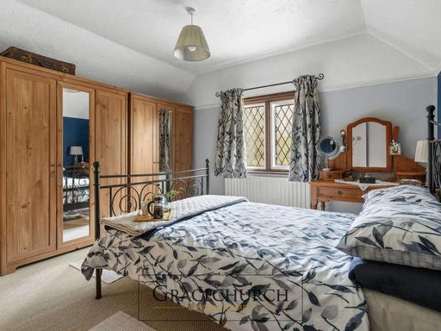 4 bed house for sale