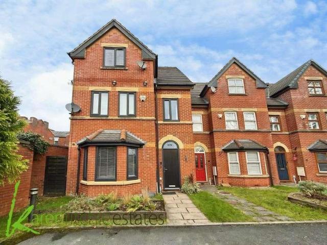 4 bed house for sale