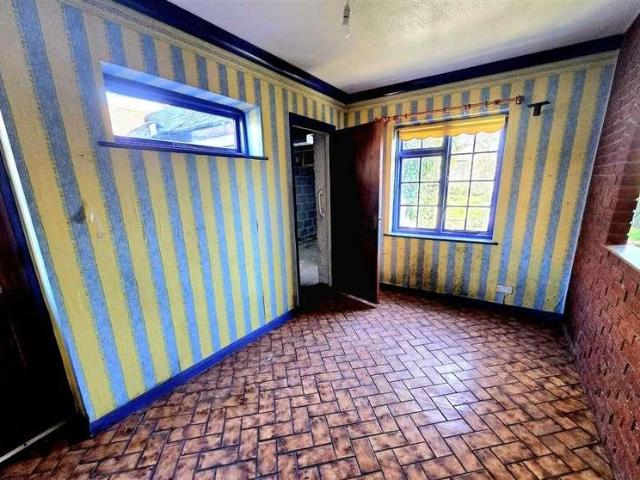 4 bed house for sale