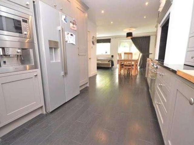 4 bed house for sale