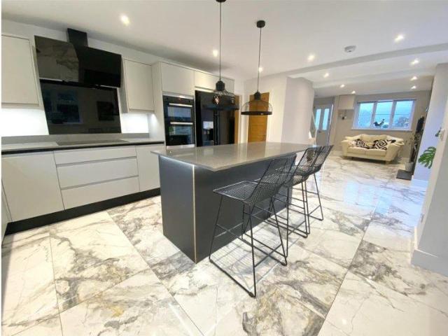 4 bed house for sale