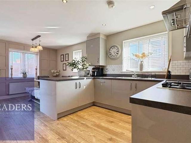 4 bed house for sale