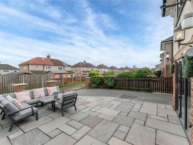 4 bed house for sale