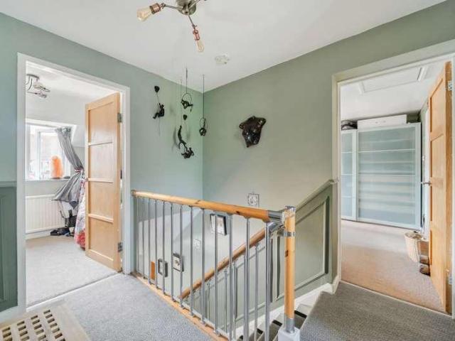 4 bed house for sale