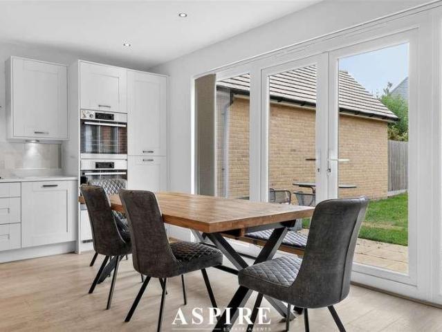 4 bed house for sale