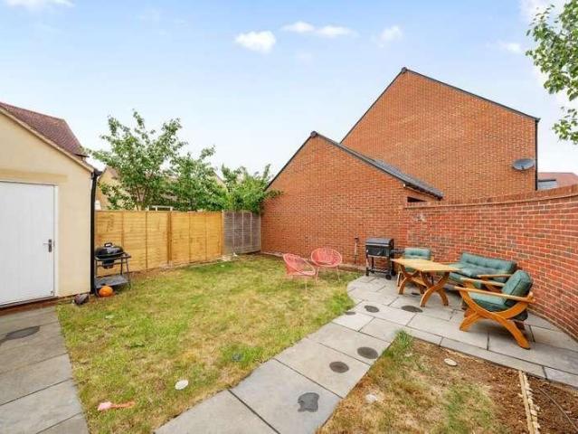 4 bed house for sale