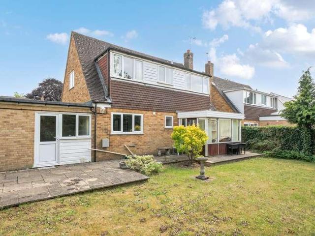 4 bed house for sale