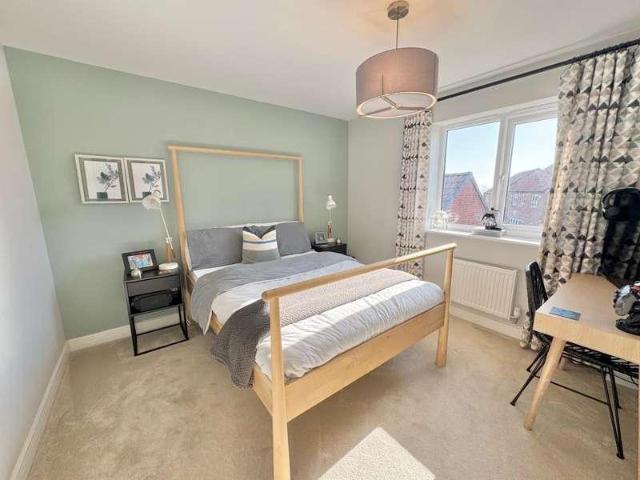 4 bed house for sale