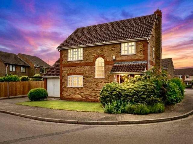 4 bed house for sale