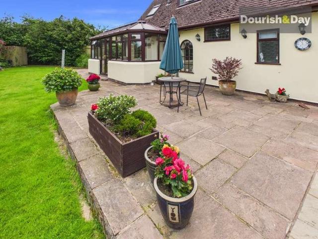 4 bed house for sale