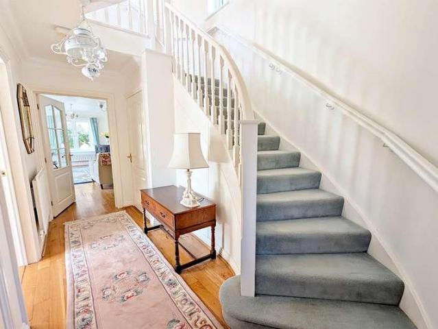 4 bed house for sale